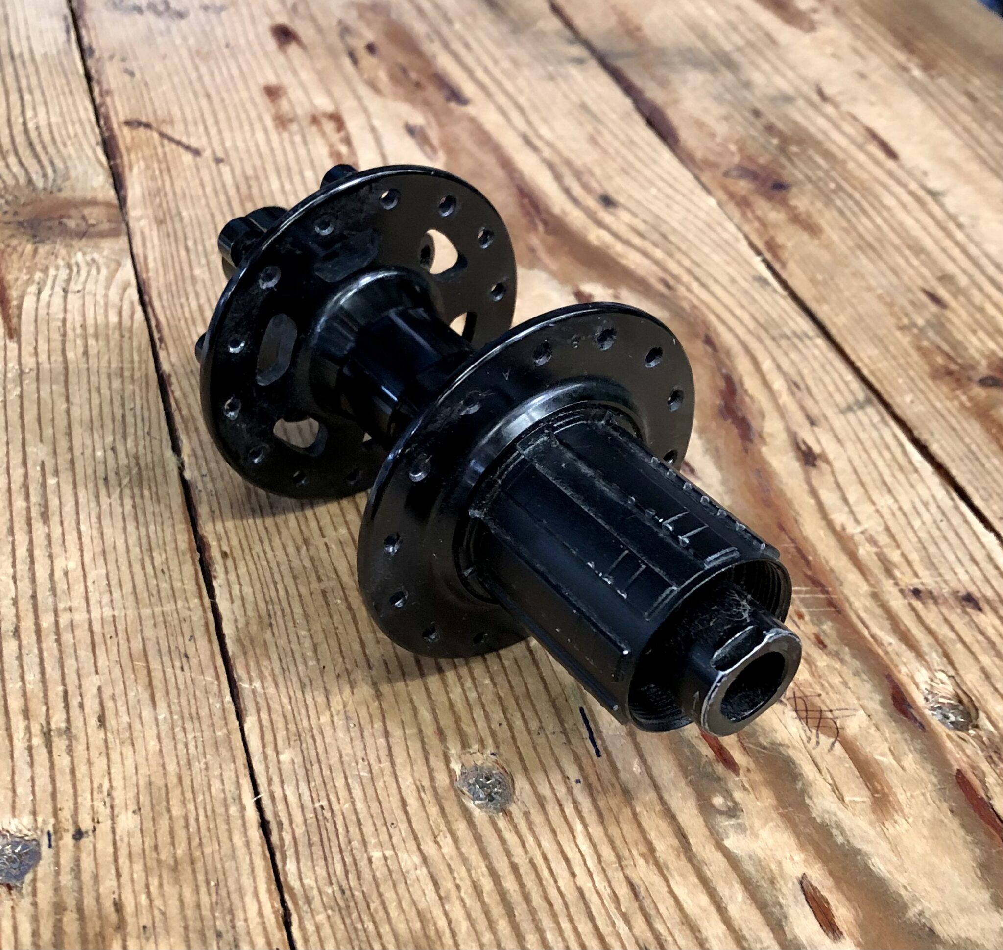 Tout savoir sur la roue de vélo : prix/matériaux/performance